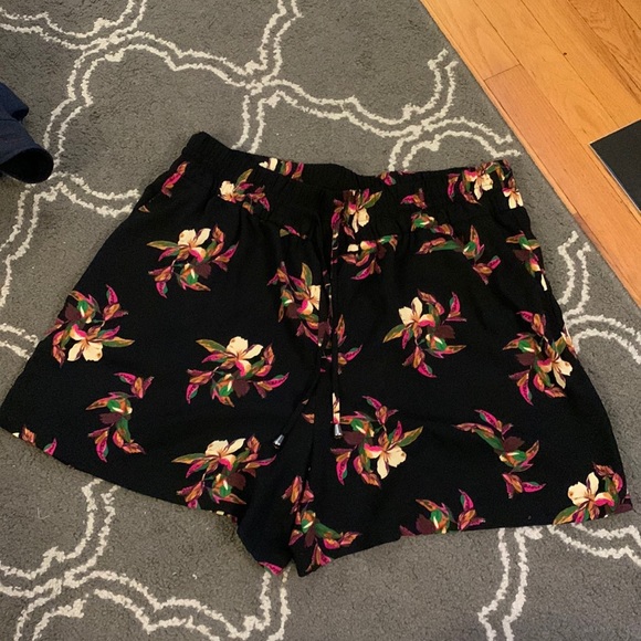 a new day | Shorts | 22 A New Day Flower Pattern Shorts | Poshmark